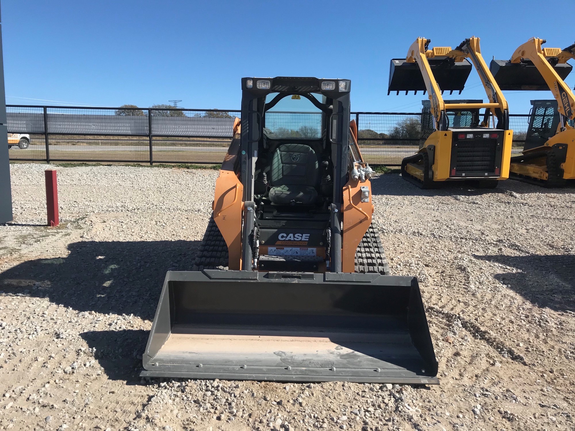 CASE CE TR270B Compact Track Loader - Equipment Listings - Hendershot ...
