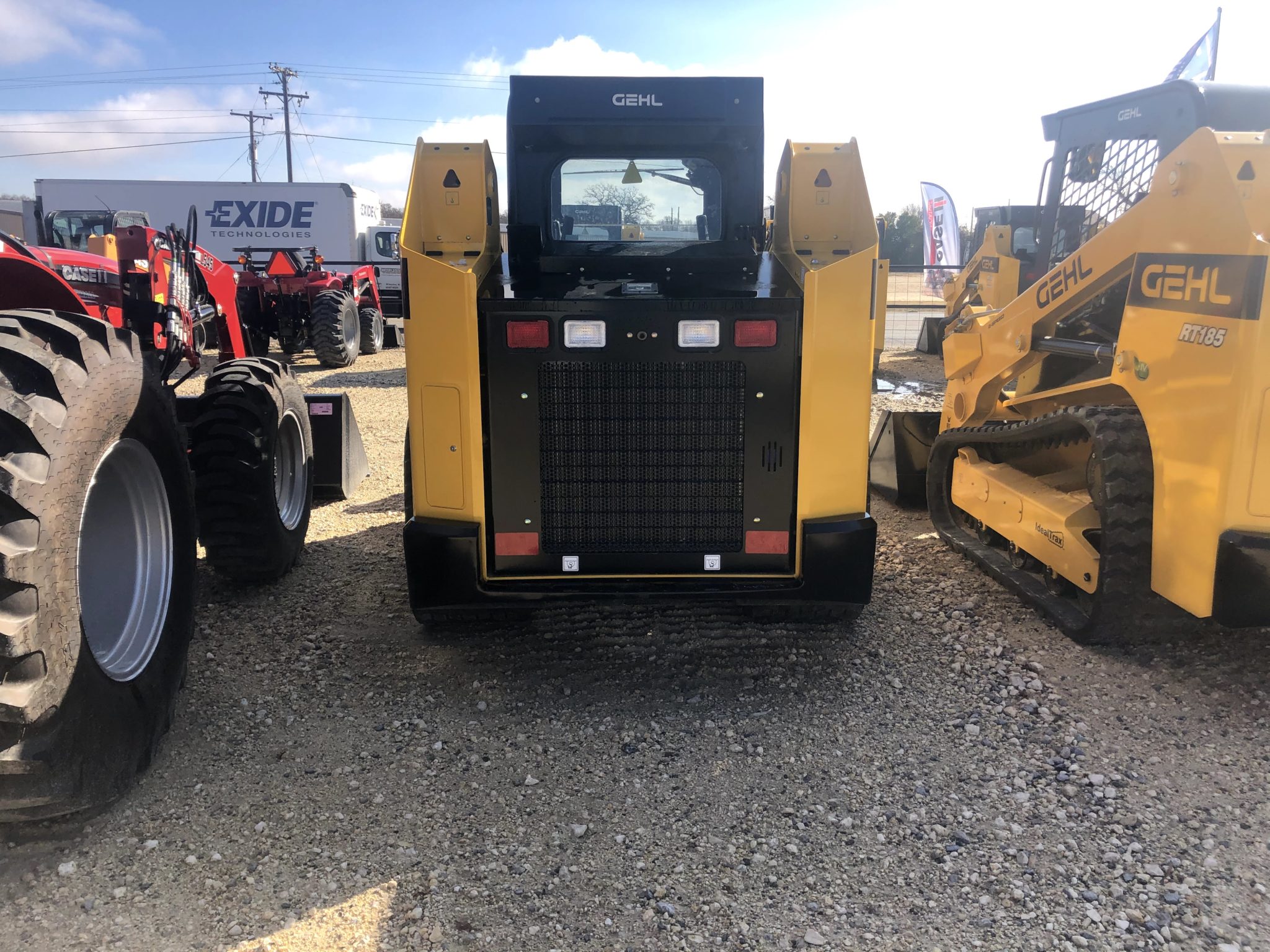 GEHL RT215 CAB Compact Track Loader - Equipment Listings - Hendershot ...