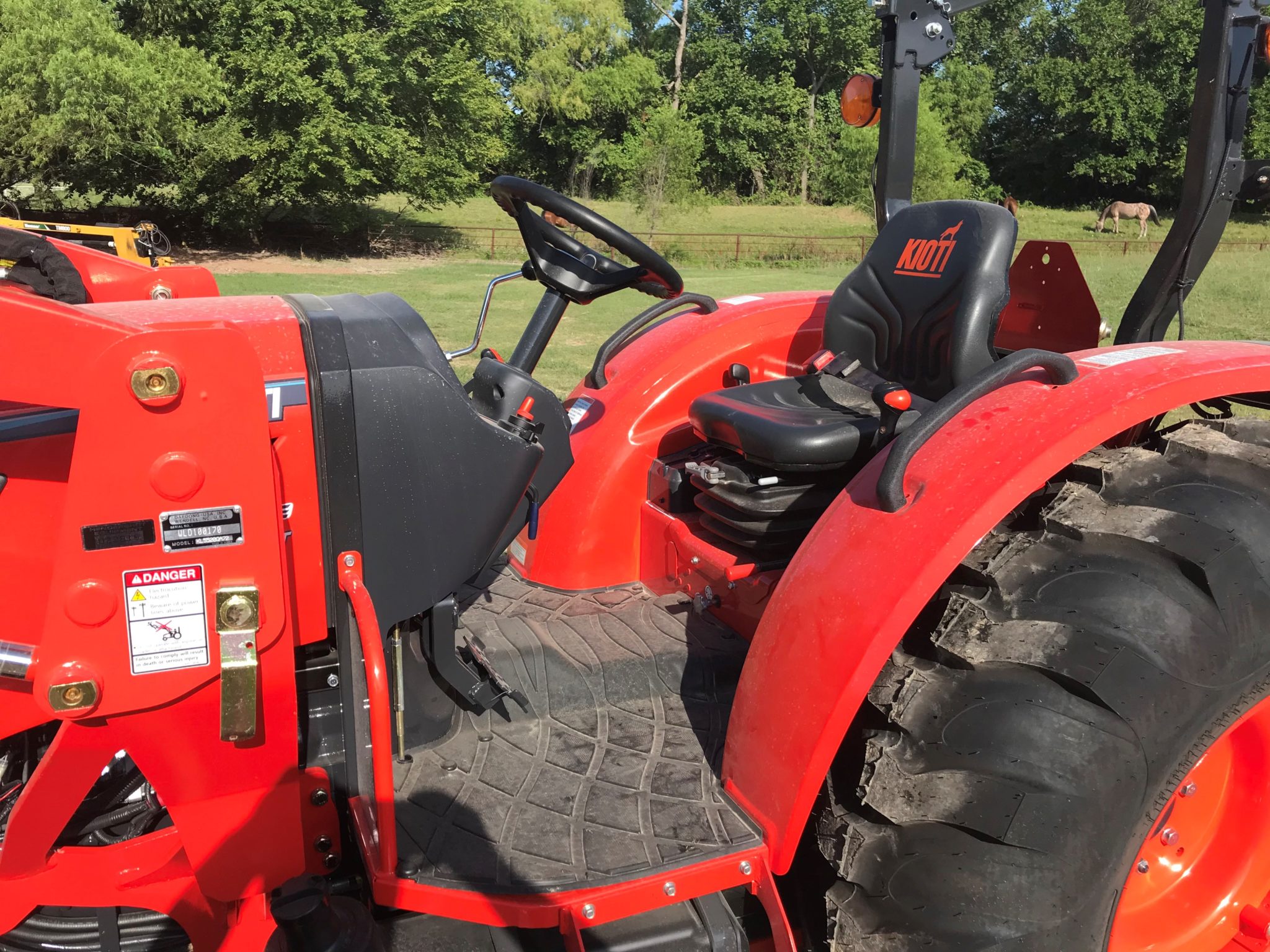 Kioti DK4210SE HST - Equipment Listings - Hendershot Equipment